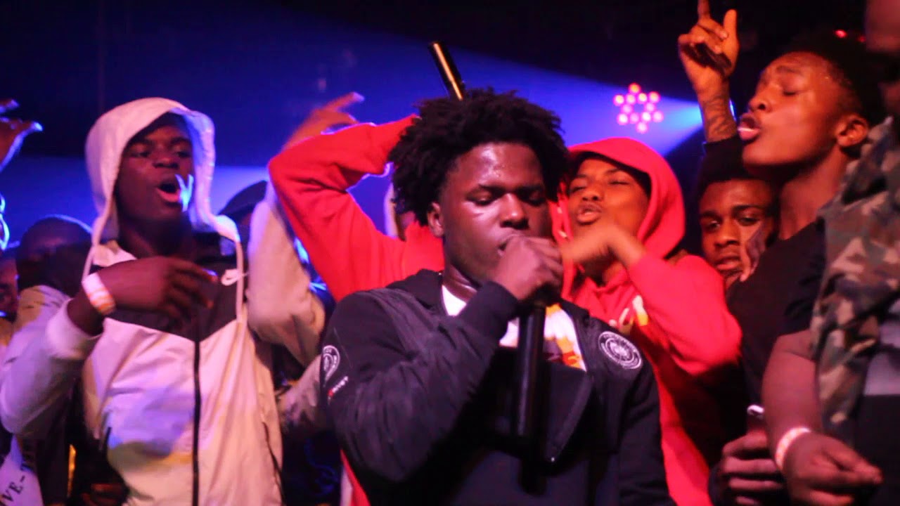 Zah Sosaa performing at Voltage Lounge - YouTube