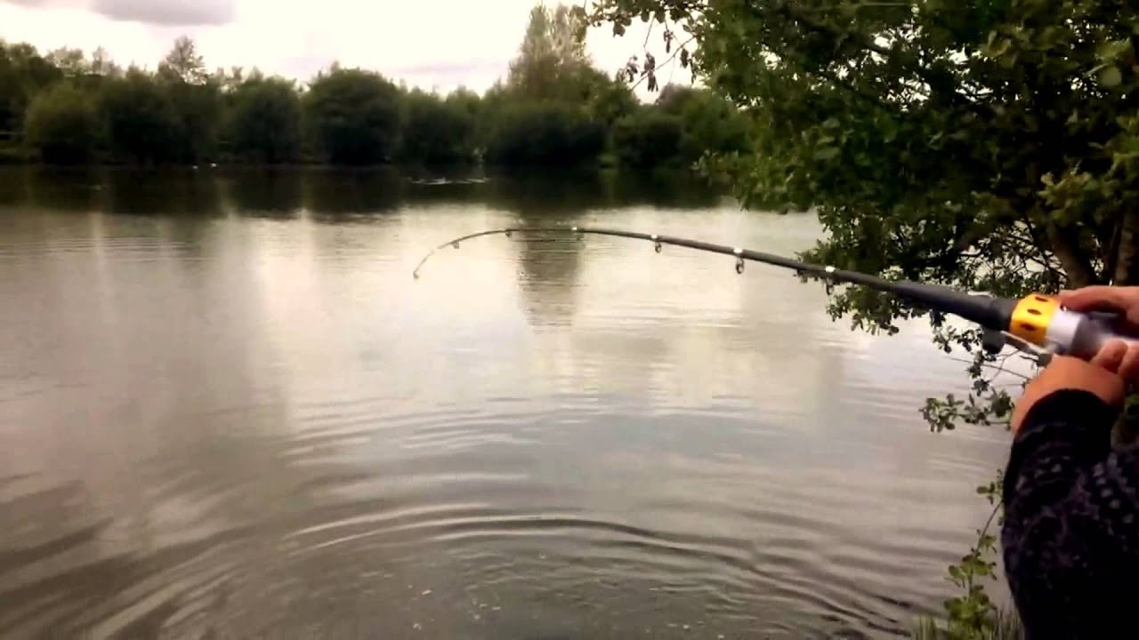CATCHING FISH WITH THE NEW INSTANT FISHERMAN 2 - YouTube