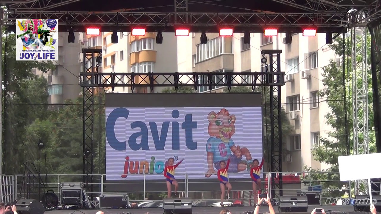 Scoala nr 190 - grupul Trio - Festivalul The Joy of Life 2018 - YouTube