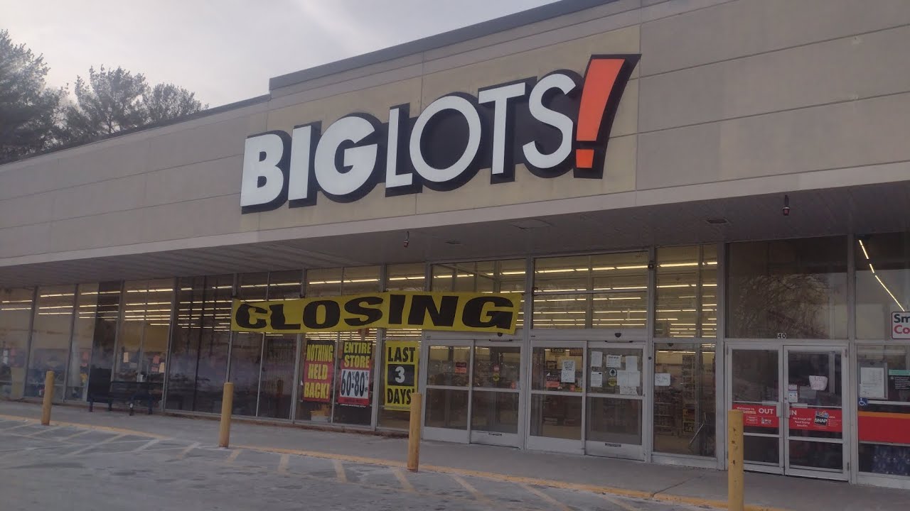 Closing Big Lots on it's Last Few Days - Methuen MA - YouTube