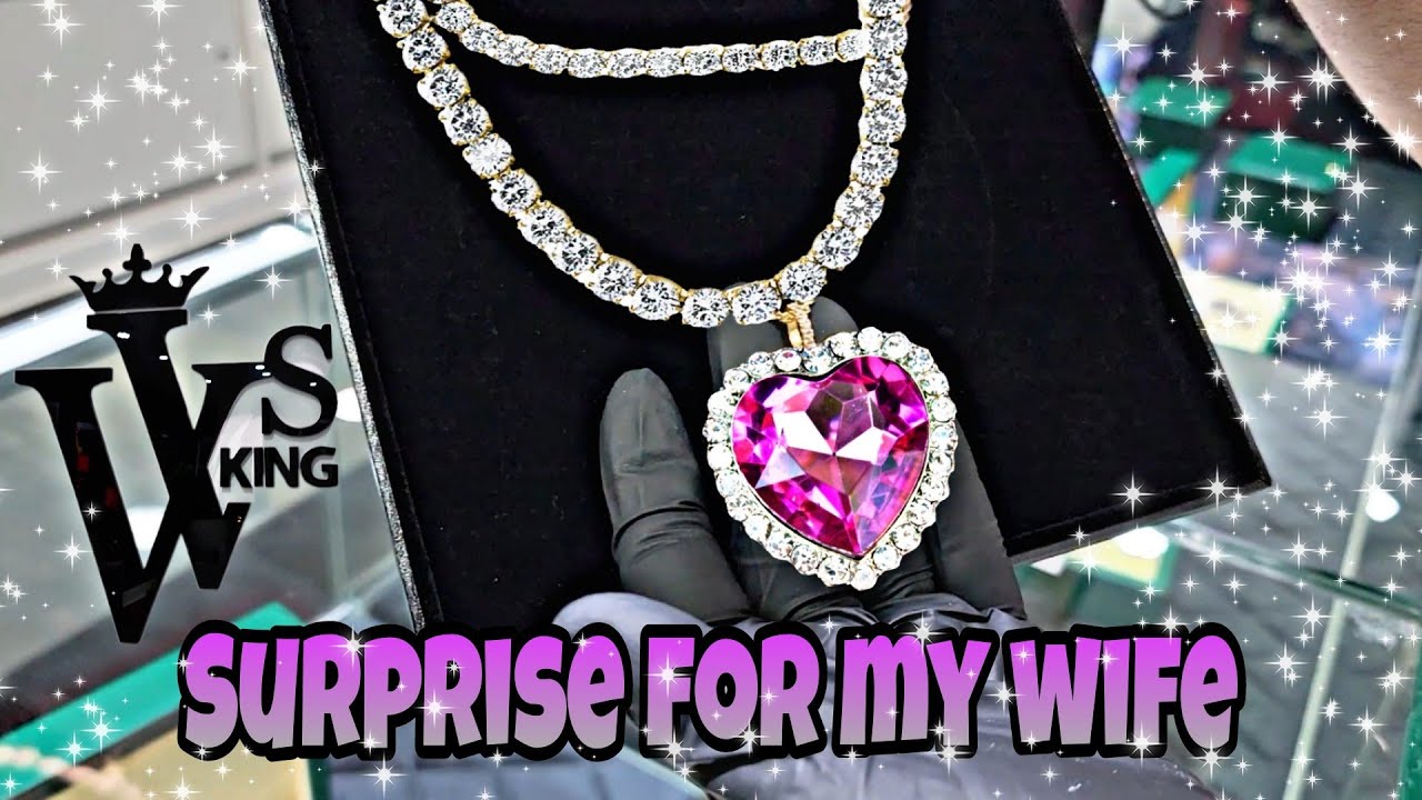 Getting my Wife a custom pendant made by the VVs king - YouTube