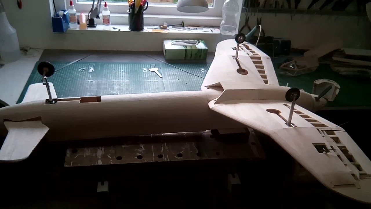 Crimson skies Devastator. Turnigy full metal retract 100 degree. - YouTube