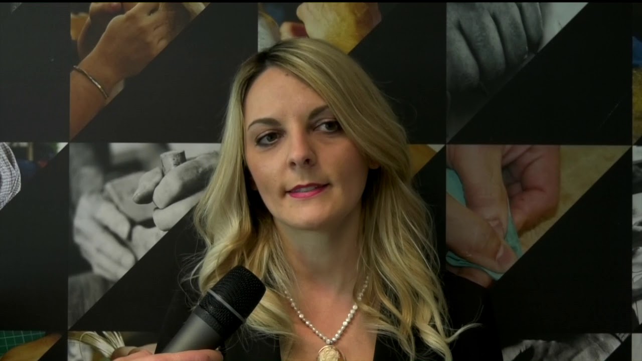 LAURA MONDINELLI - RESPONSABILE UFF. PAGHE - YouTube