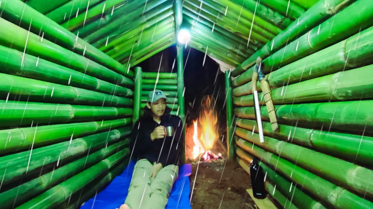 build a warm and comfortable bushcraft survival shelter, fireplace ...