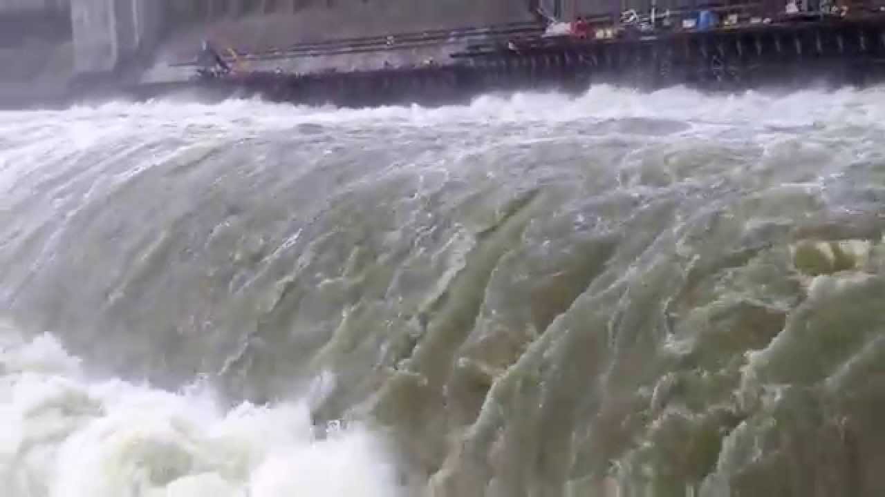 New River flowing out of the Bluestone Dam. - YouTube