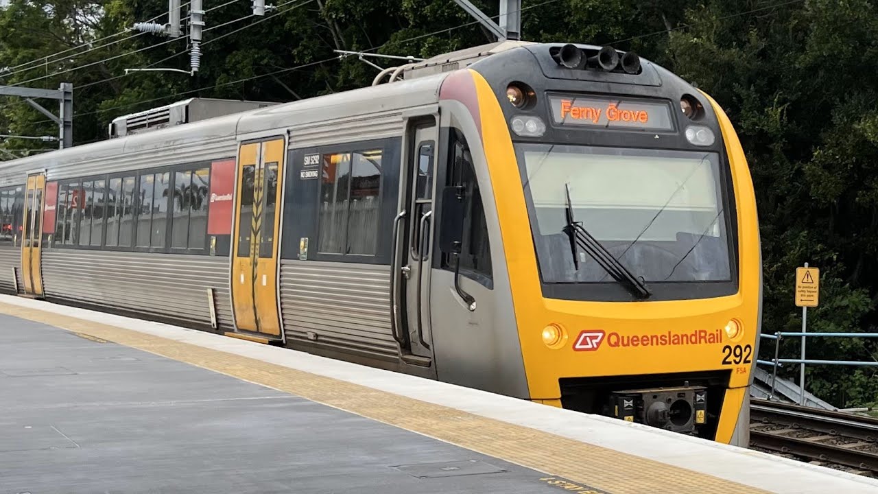 Queensland Rail SMU 220 series (SMU 292): Ferny Grove line - Dutton ...