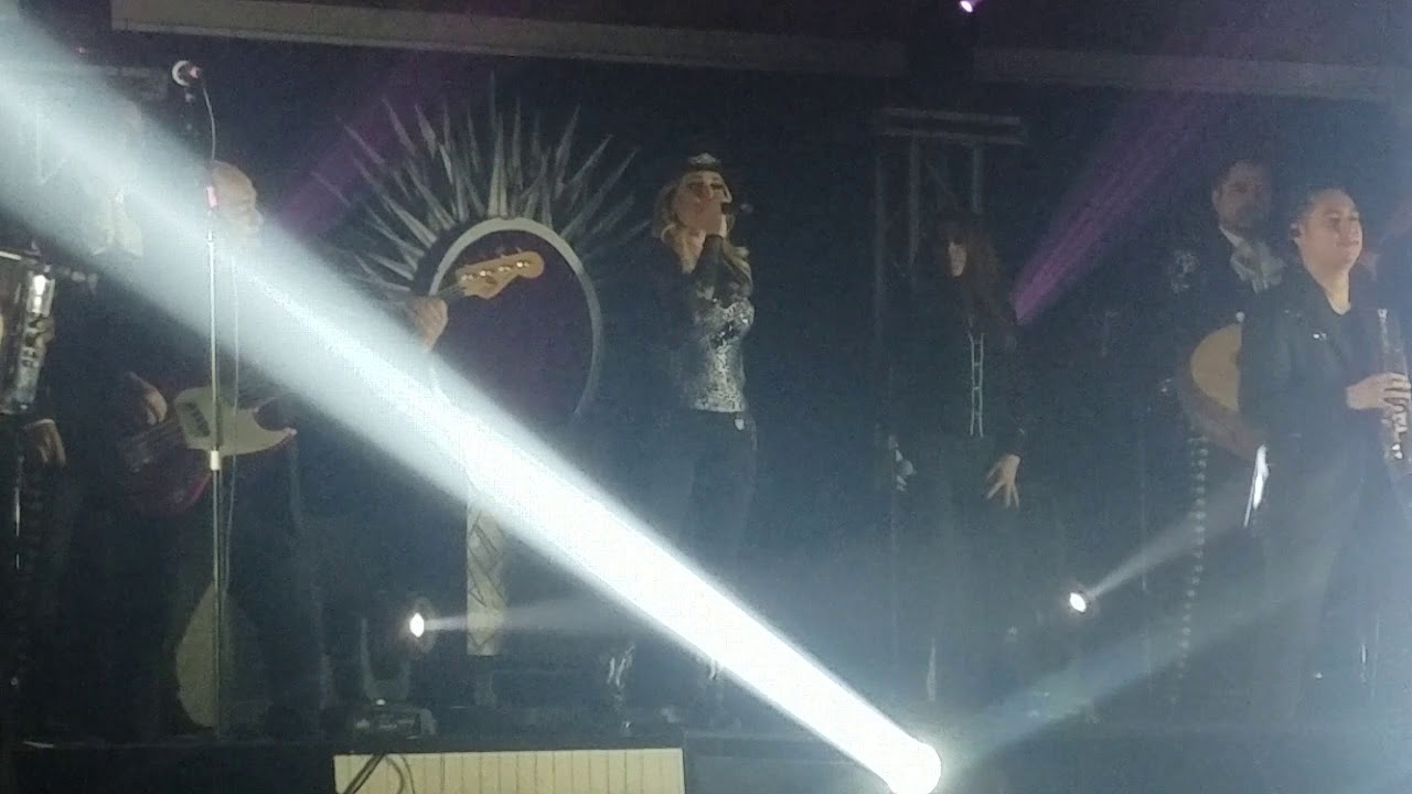 Alicia Villarreal en Seguin Texas. Insensible a ti - YouTube