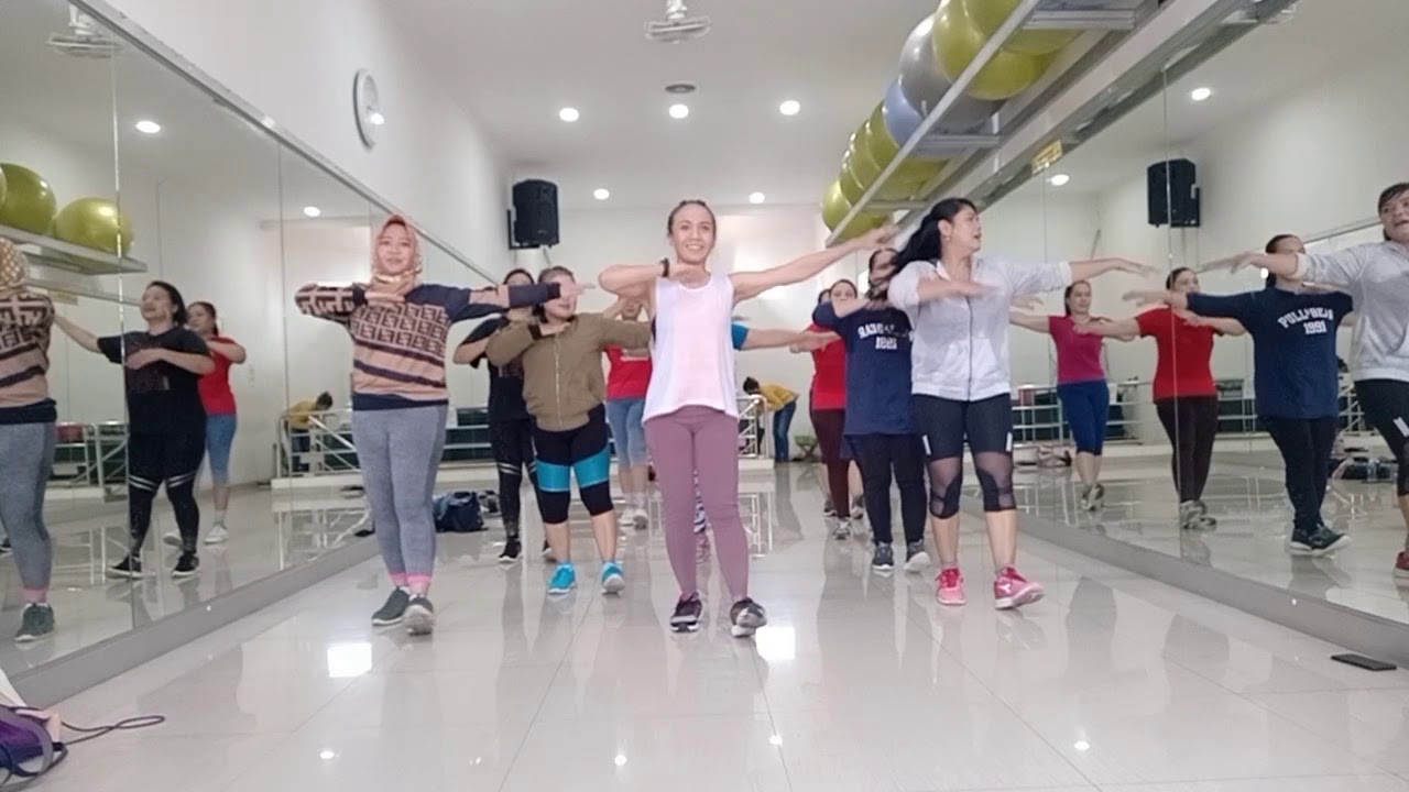 Senam Aerobik Pemula - YouTube