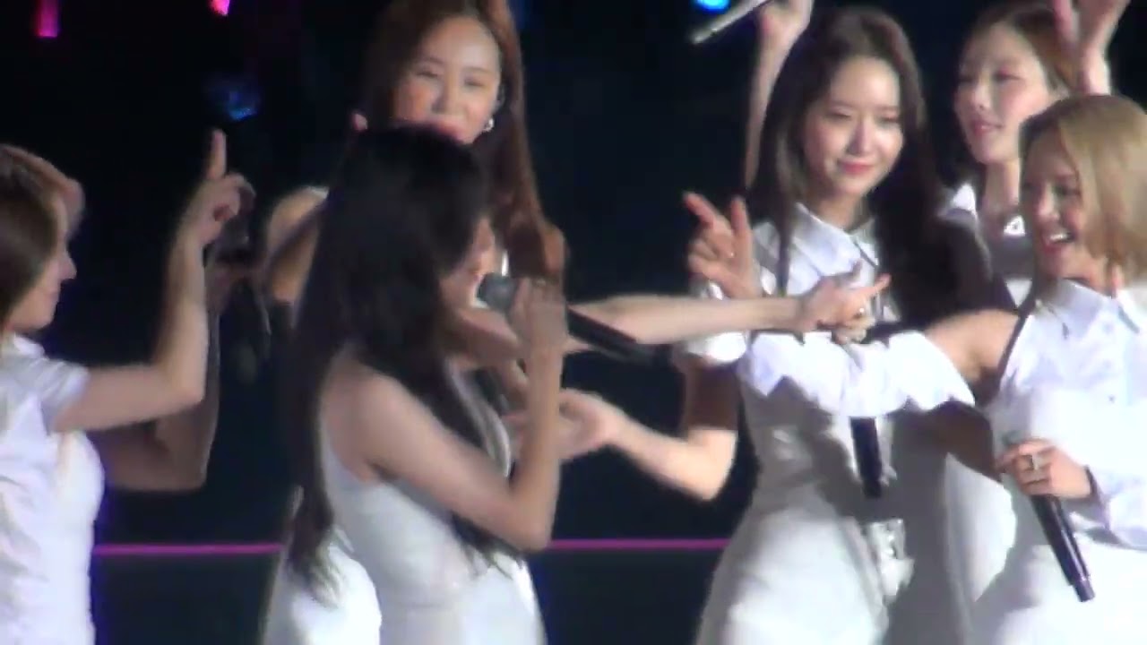 Girls Generation Concert 9-3-2022 Yoona - YouTube