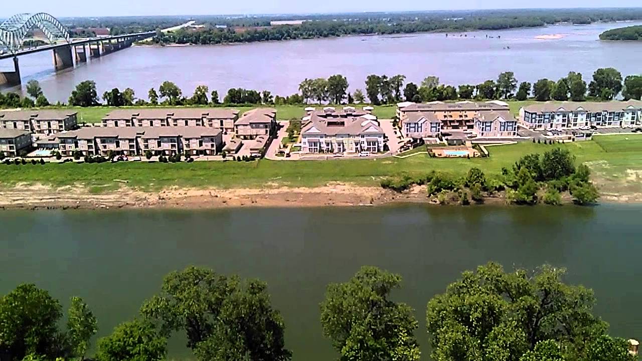 Bass pro and Mississippi river - YouTube