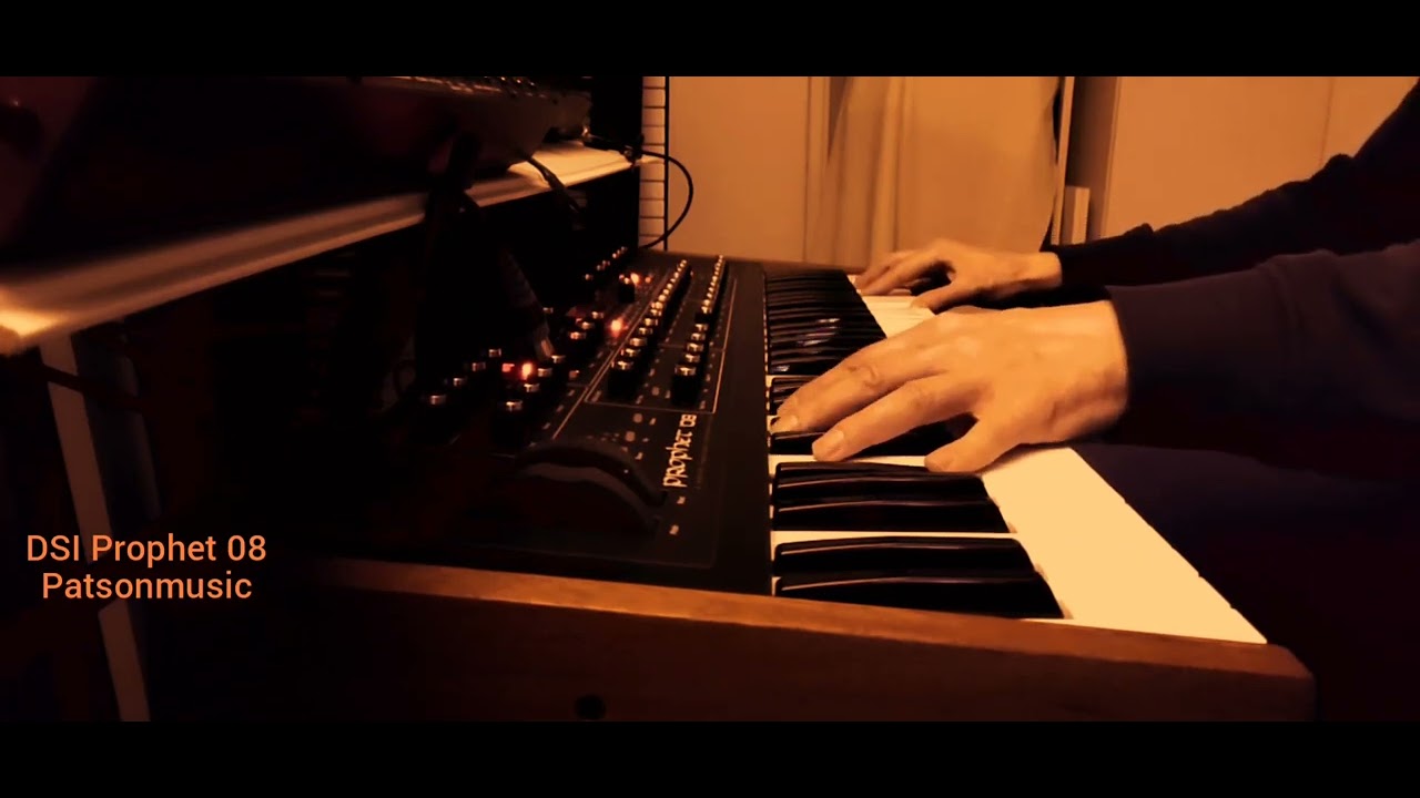 DSI Prophet 08 Improvisation Evolving Pads - YouTube