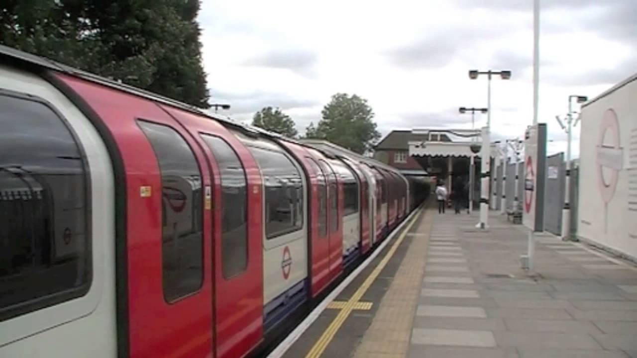London Underground Central Line 1992 Tube Stock Leyton - YouTube