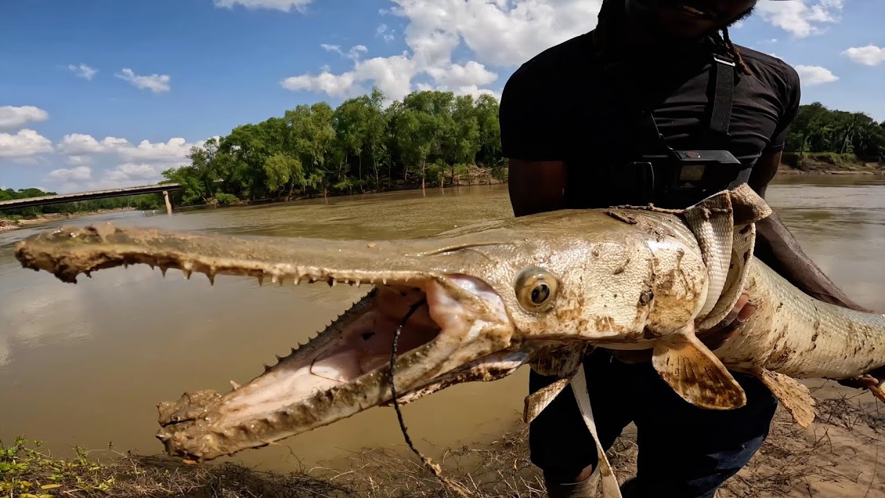 Fishing On The Trinity River In Texas! 3 Days Of Searching For The 6FT ...