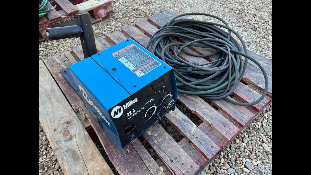 Miller 22A 24 Volt Wire Feeder SN914W Lot#435 - YouTube