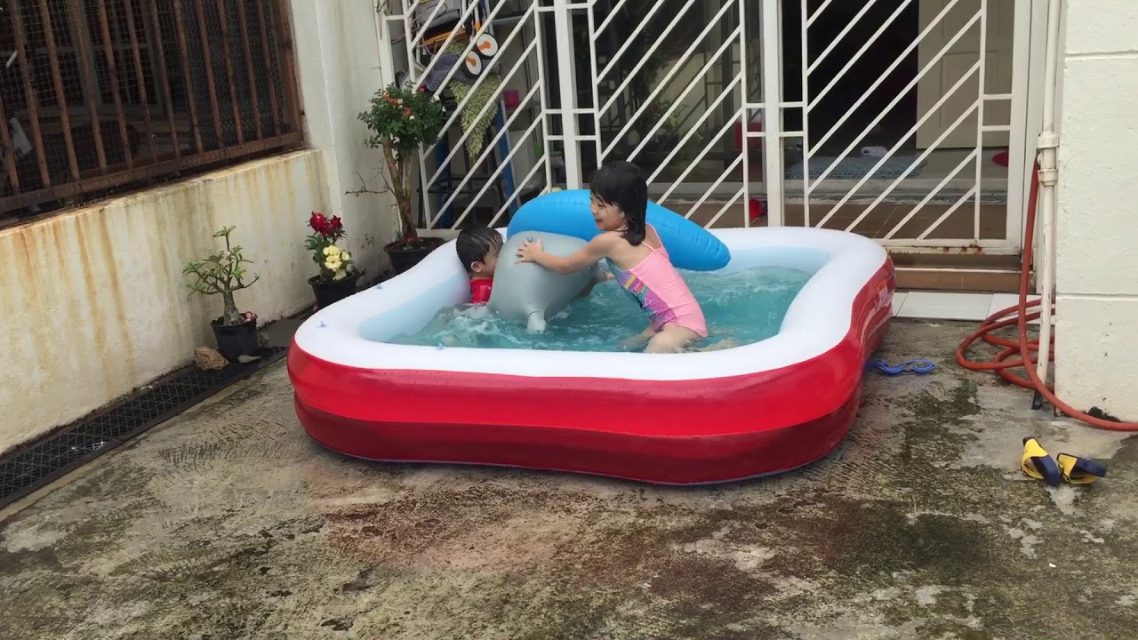 Meagan Mason - Swimming at home 13082017 - YouTube