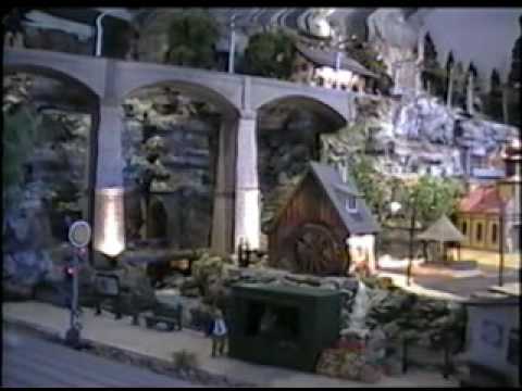 G Scale buildings and lighting - YouTube