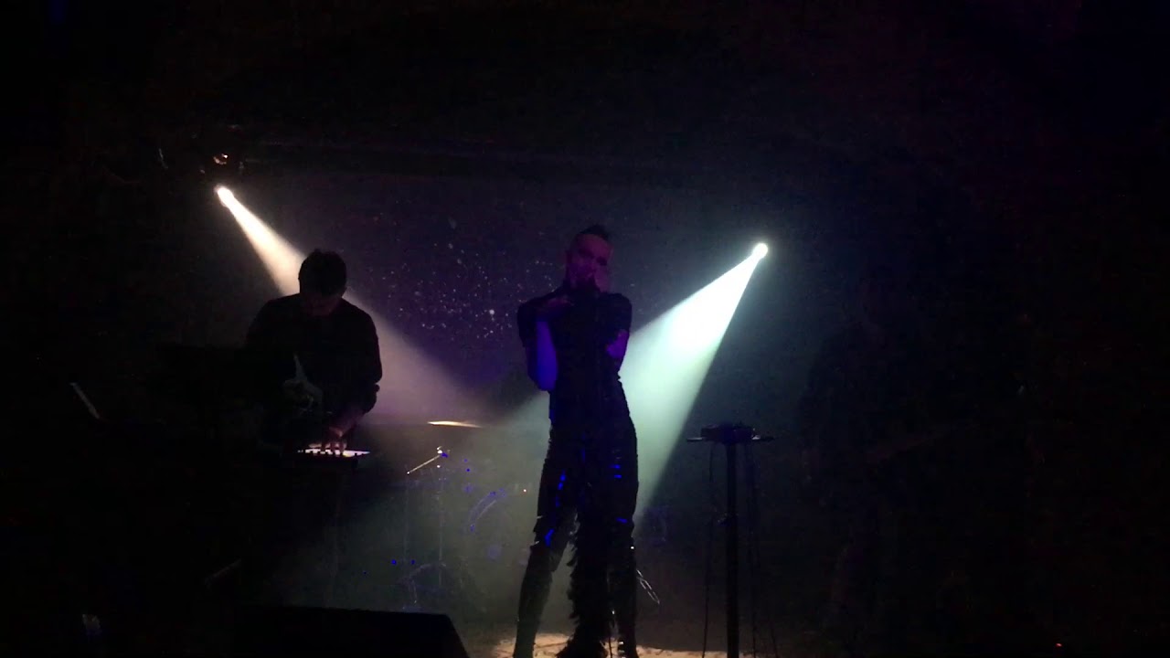 Decadent Fun Club - „Szary” (10.03.18 Wrocław) - YouTube