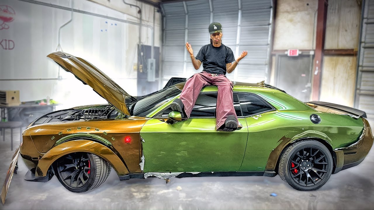 QUAN UNWRAPS HIS HELLCAT REDEYE - YouTube
