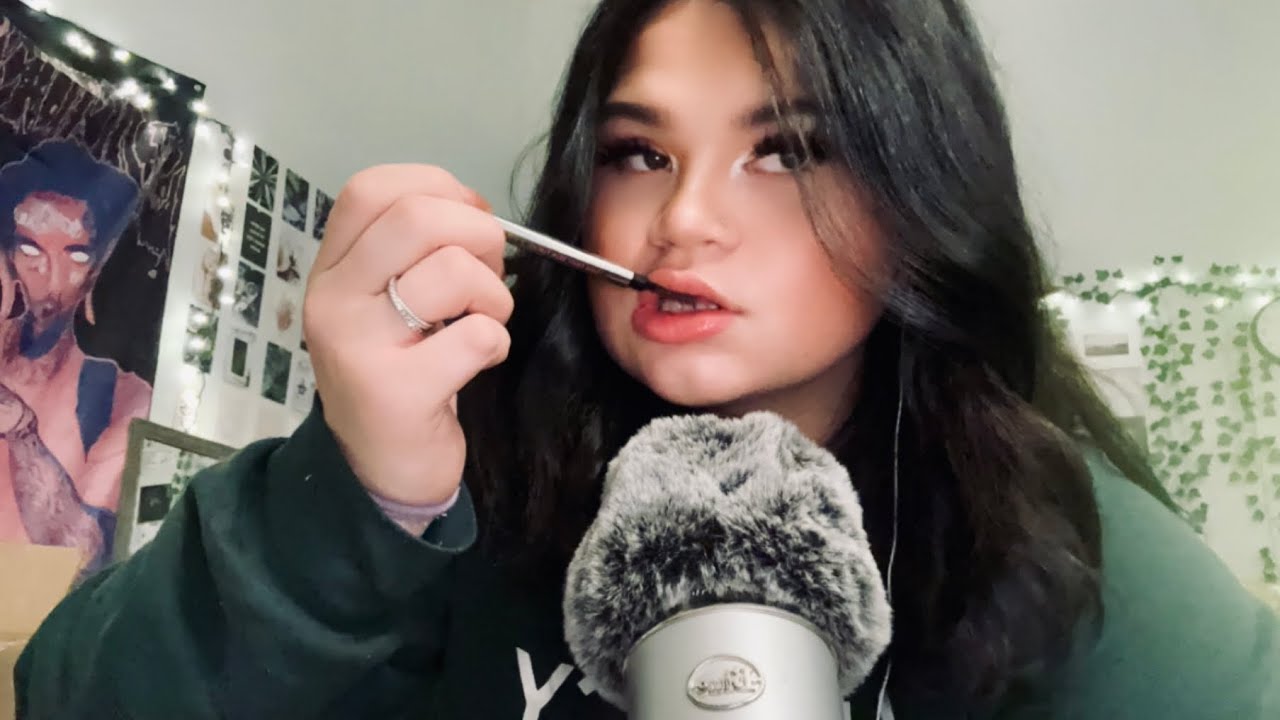 ASMR | Spoolie Chewing | Mouth Sounds | Kailani ASMR - YouTube