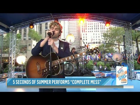 5SOS "Complete Mess" Performance Today Show 30 September 2022 - YouTube