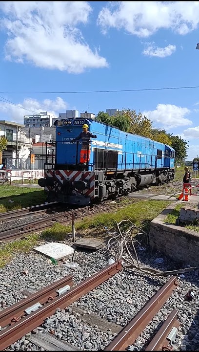 EMD GM GT22CW A910 Invirtiendo en Haedo - Linea Roca a Temperley - YouTube
