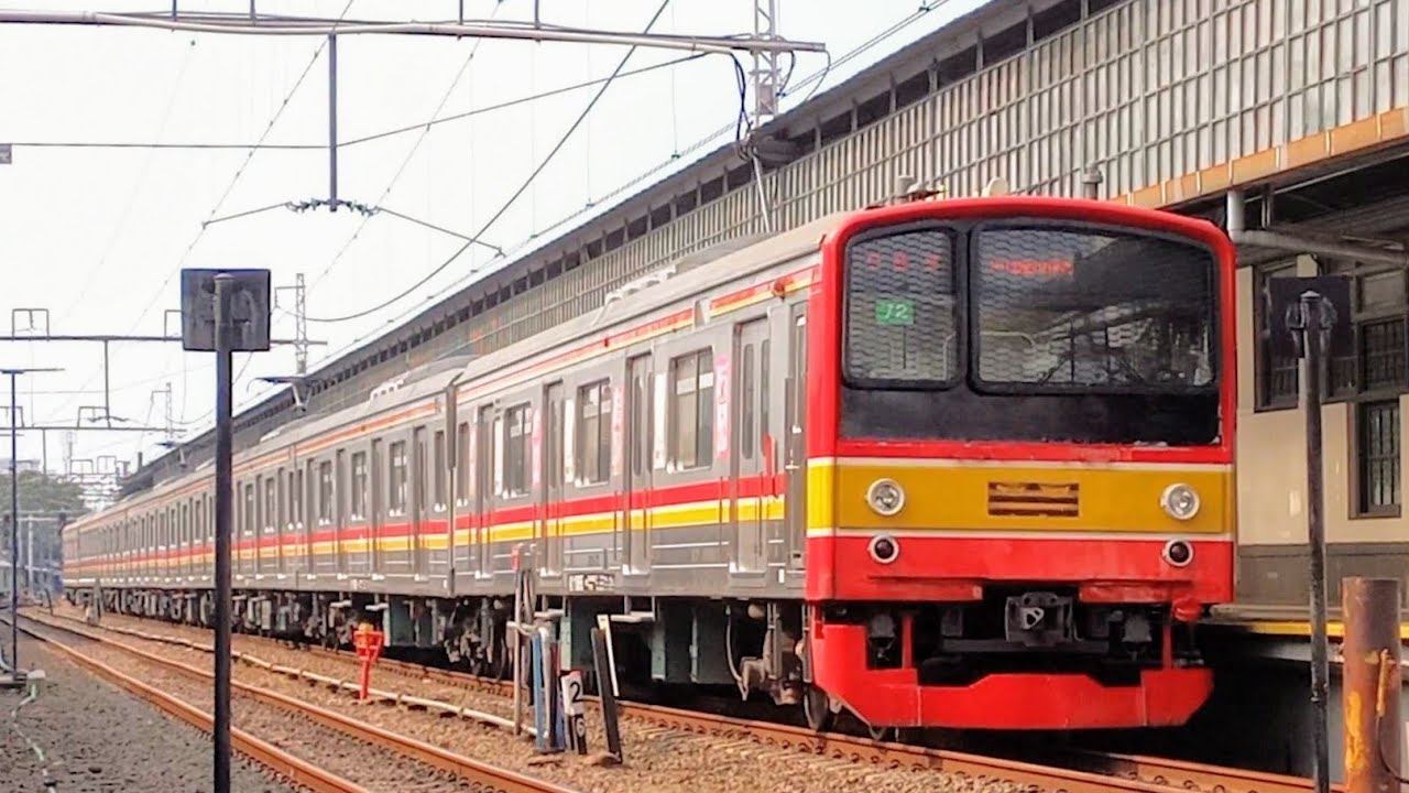 KRL COMMUTER LINE DISINI MELINTAS LANGSUNG!! KUMPULAN KERETA DAN KRL ...
