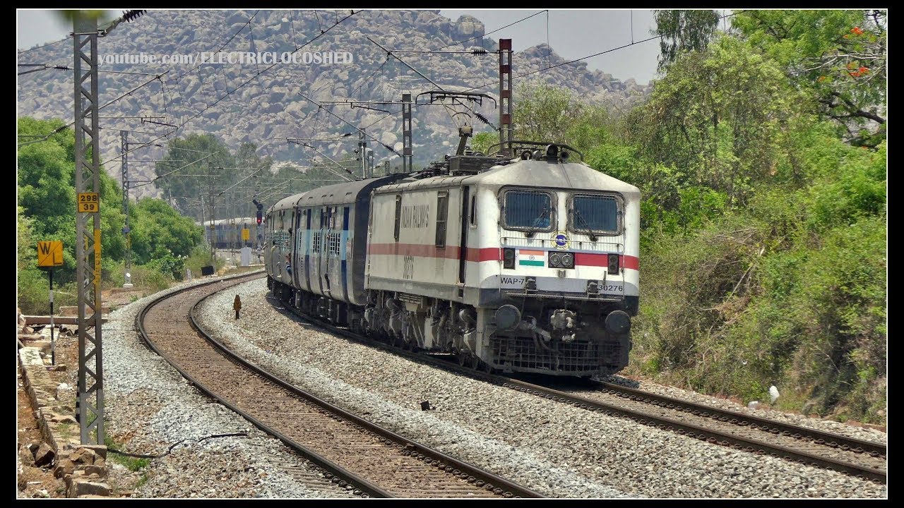 LGD WAP 7 Hurries with Muzaffarpur Yesvantpur Express !! Indian ...