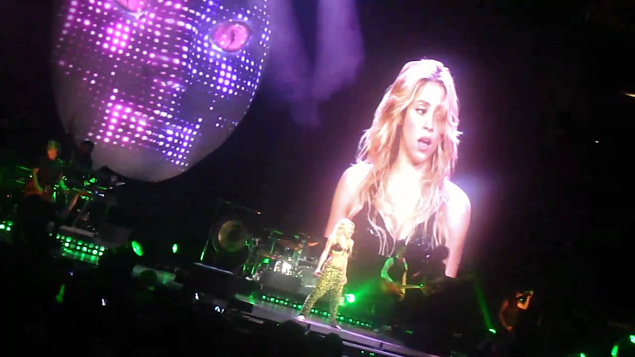SHAKIRA - SHE WOLF - DALLAS AAC 10/01/10 - YouTube
