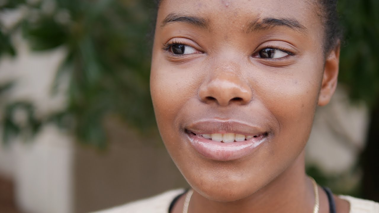 a girl talking about being single and looking for a boyfriend - YouTube