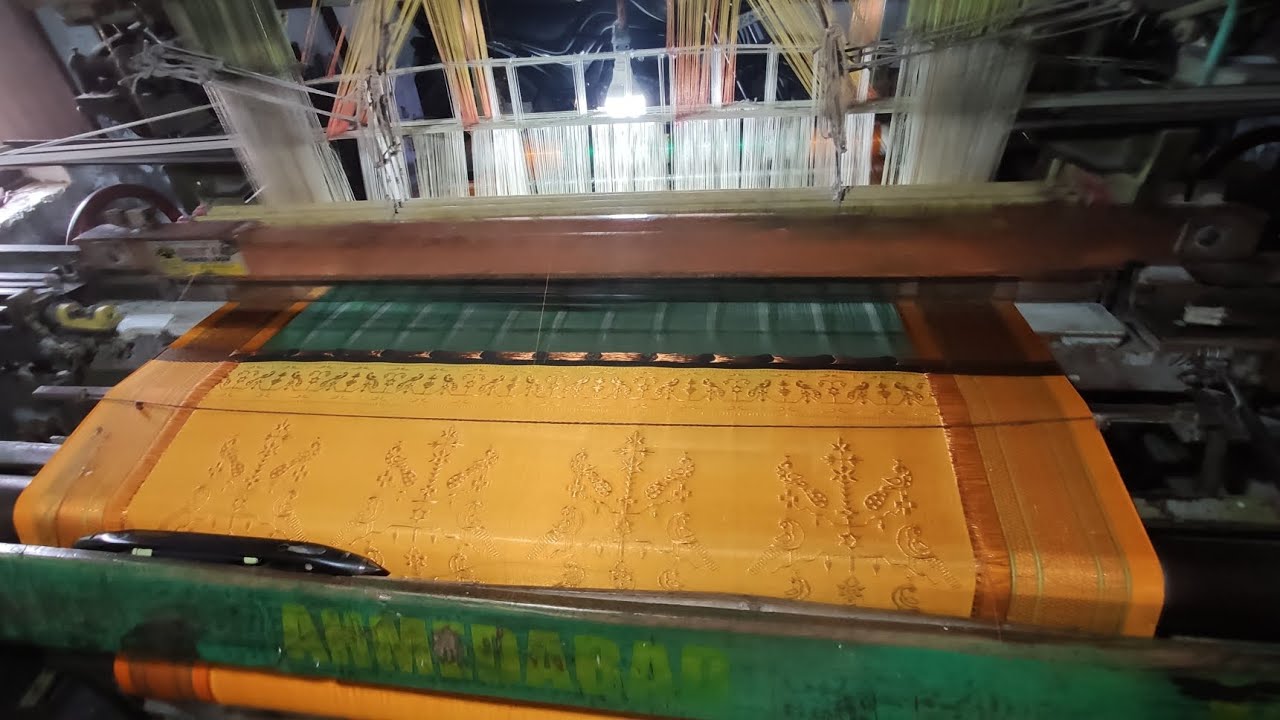 Mau saree/power loom/ZAIFU /weaving in Mau city - YouTube