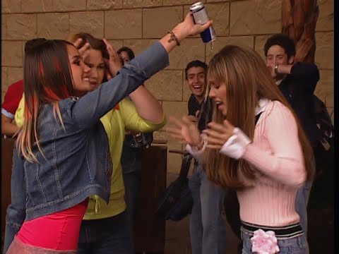 Mía y Roberta se conocen | Rebelde