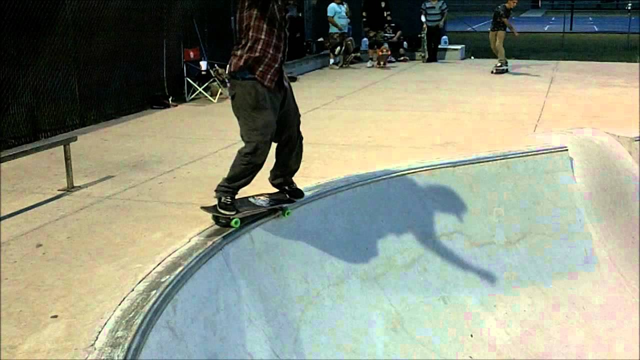 OVNS (Old Vato Nite Session) Refuge Crew surf and skate - YouTube
