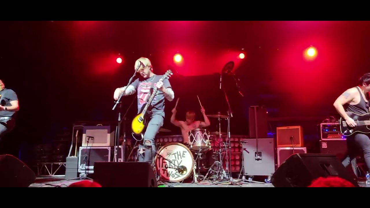 the 42's LIVE intro for Hairball - Rustbelt 2022 - YouTube