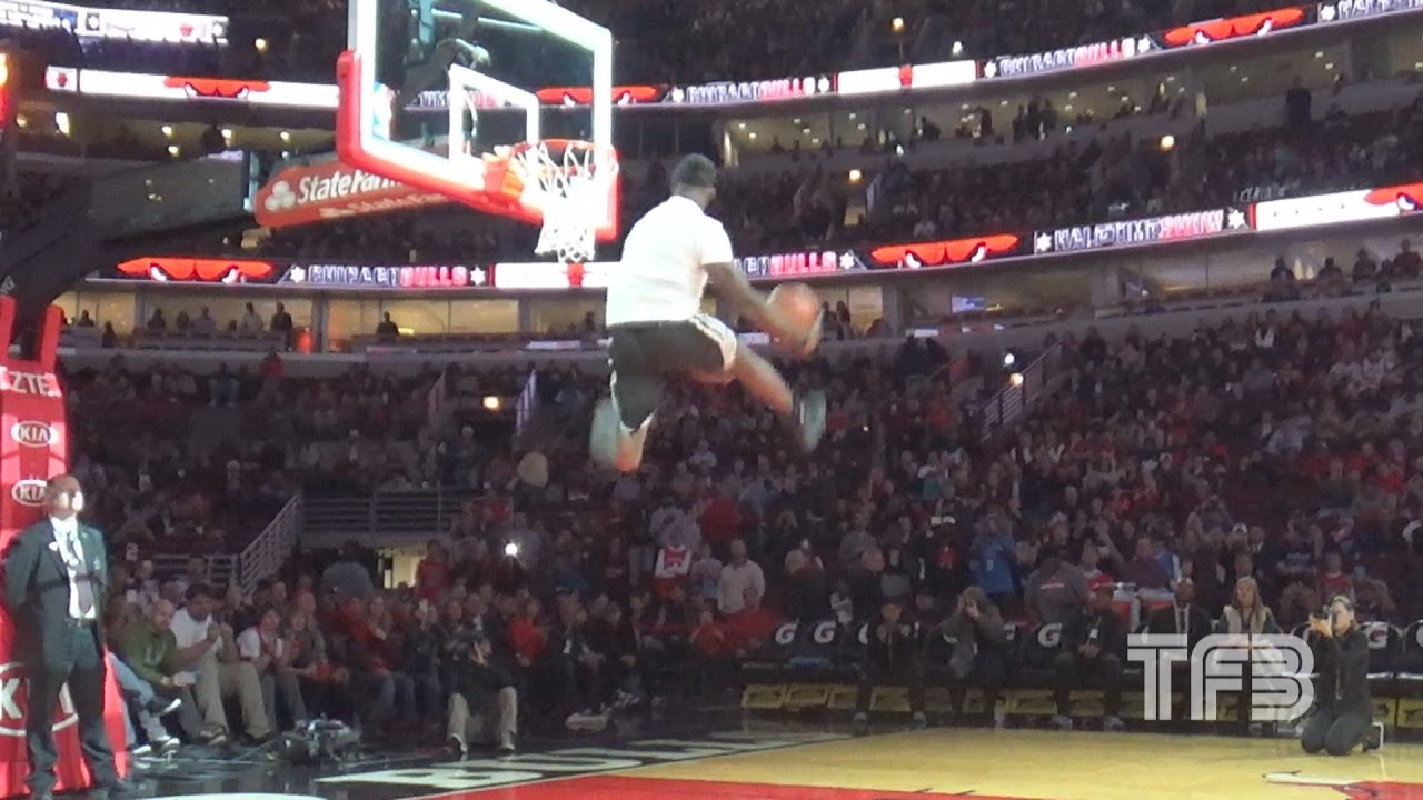 AMAZING DUNK CONTEST! Team Flight Brothers SHOW OUT at United Center ...
