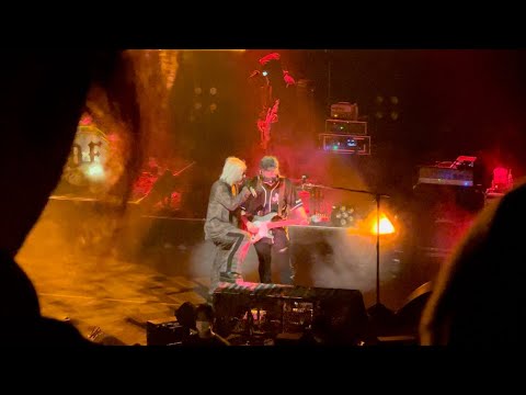 HYDE “GLAMOROUS SKY”HYDE LIVE 2023 - YouTube