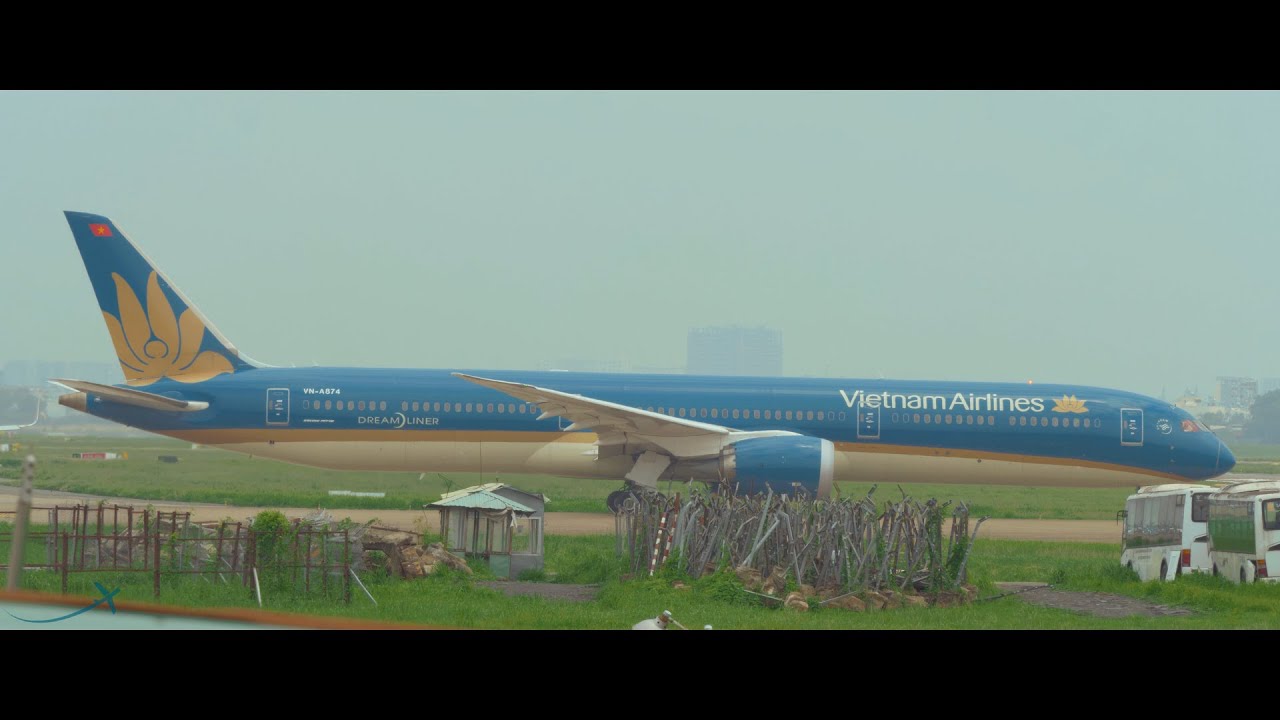 BOEING 787-10 DreamLiner (VN-A874) Viet Nam Airlines Takeoff at Tan Son ...