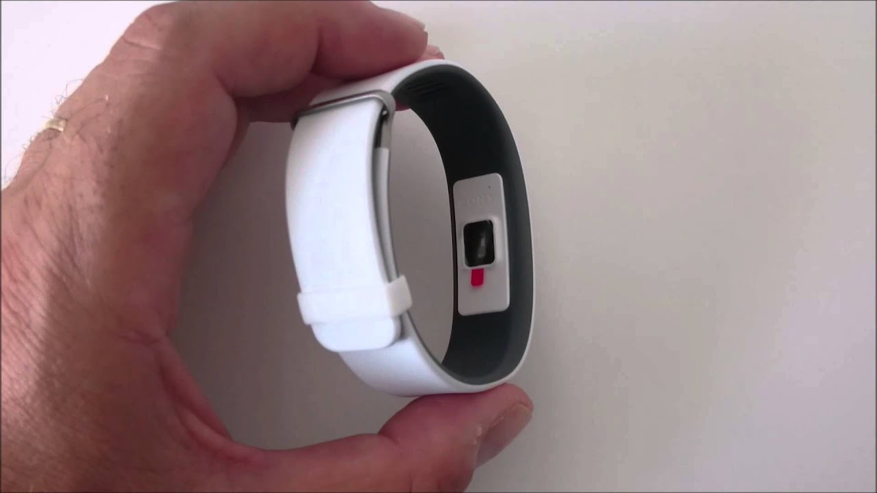 SONY SMARTBAND 2: anteprima da IFA 2015 di Cellularemagazine.it - YouTube