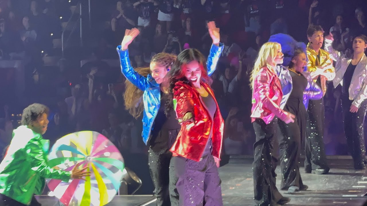 “Legends In The Making”—Worlds Collide Cast Live Performance (Summer ...