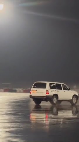 تويوتا استيشن استعراض في حلبه #اكسبلور 🌧🔥gxr land cruiser motec v8 #gxr ...