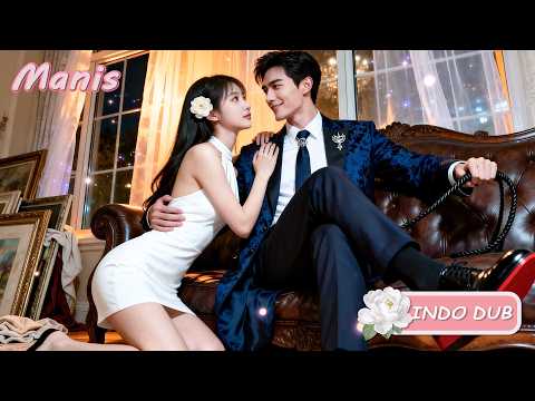 Dipaksa nikah dengan paman dingin, siang menahan diri, malam tak terkendali memelukku penuh gairah!