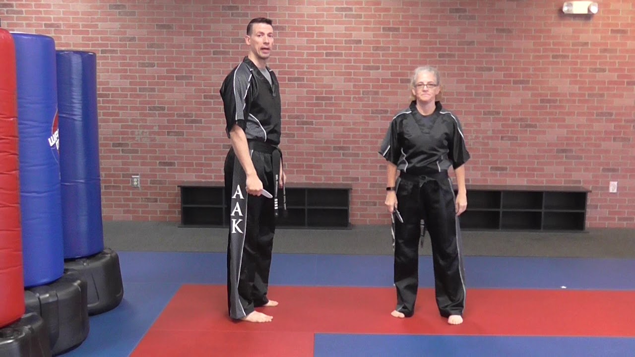 Knife verse knife forward and back slash - YouTube