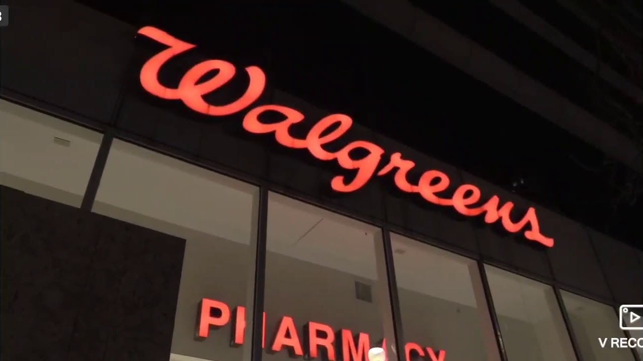 Chicago protests and riots. Walgreens and chase bank destroyed - YouTube