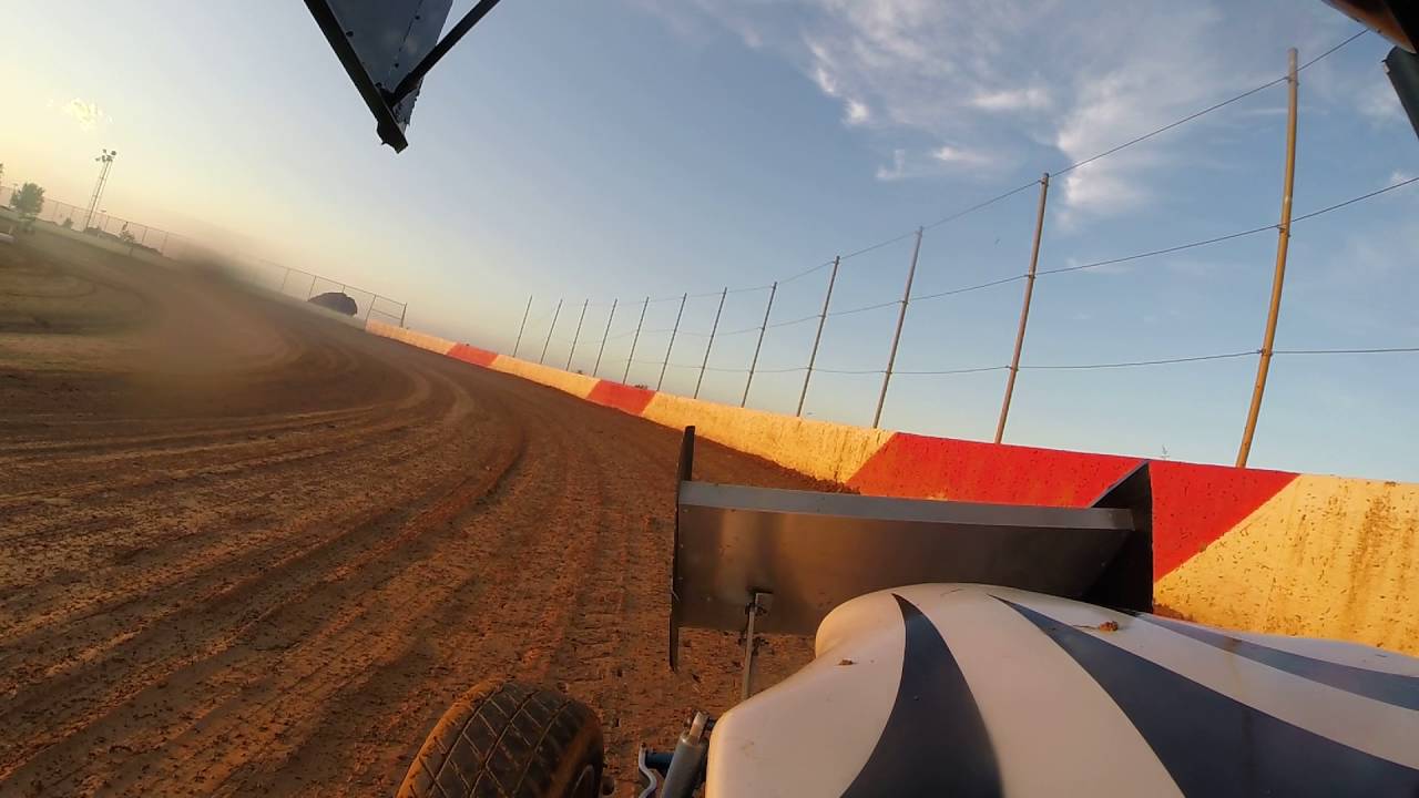 Shaun McIntyre's First 270 Micro Sprint Crash - YouTube