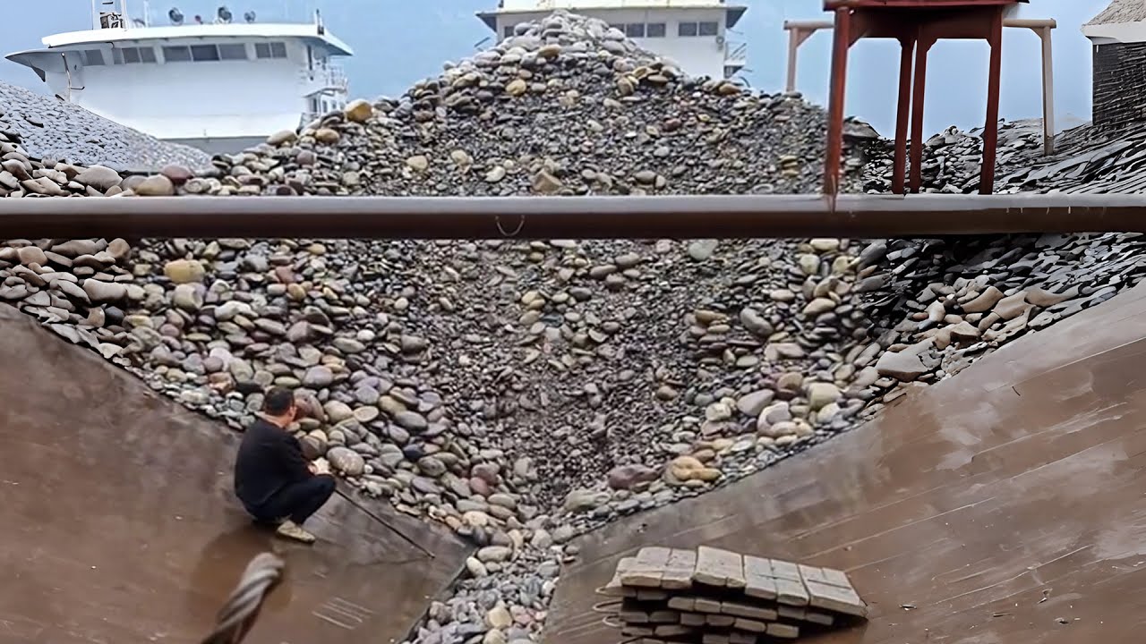Barge unloading 3500 tons of cobblestone. Whole process part 1 ...