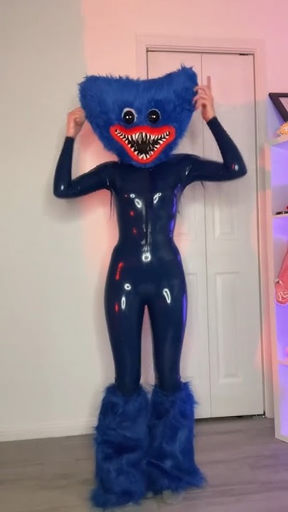 Huggy wuggy Cosplay [Poppy Playtime] - YouTube