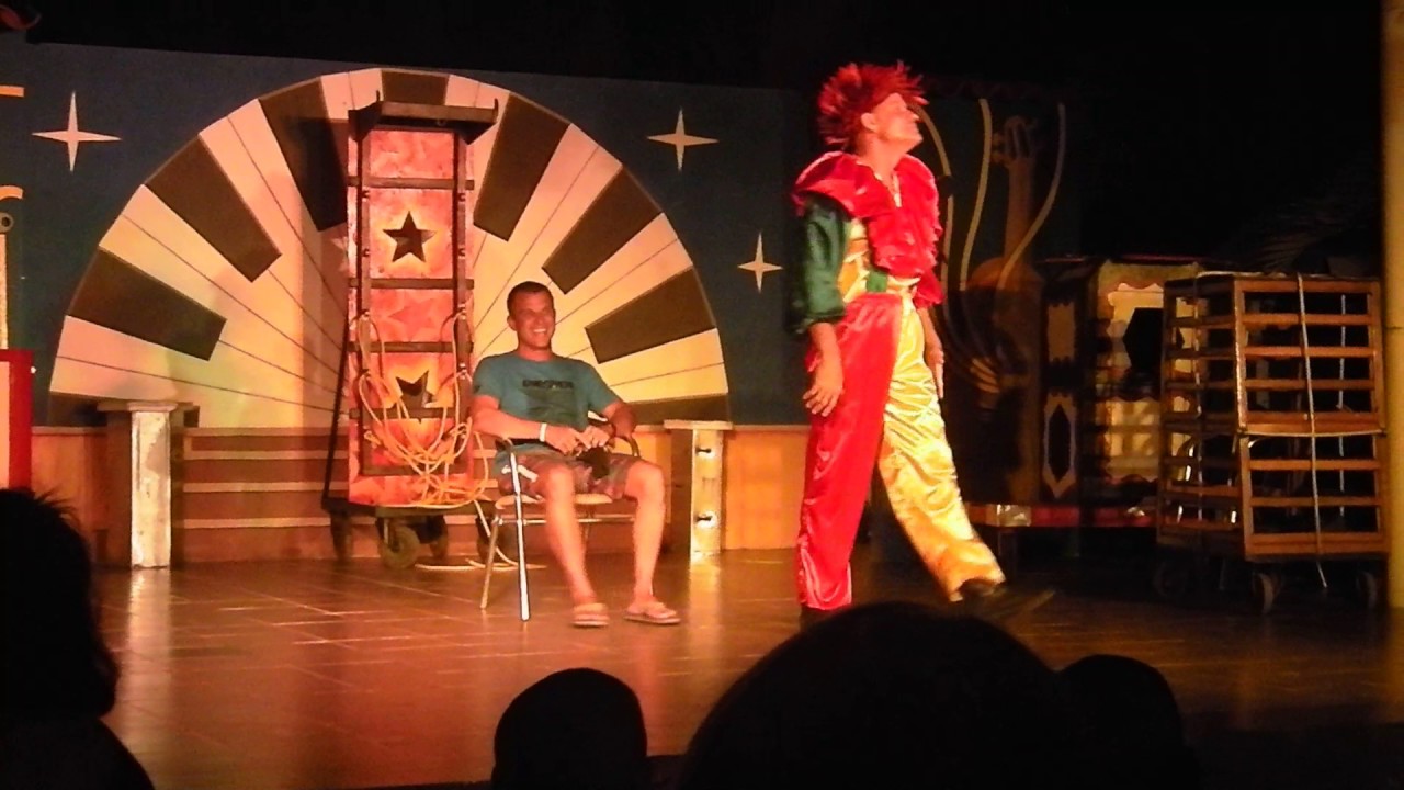 2013-08-31 Cuban Magic Show (Varadero) - YouTube