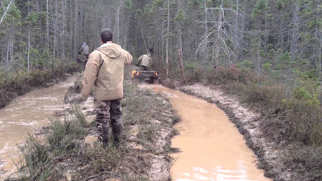 2012 Can-am Outlander 1000 XT mudding round 2 - YouTube