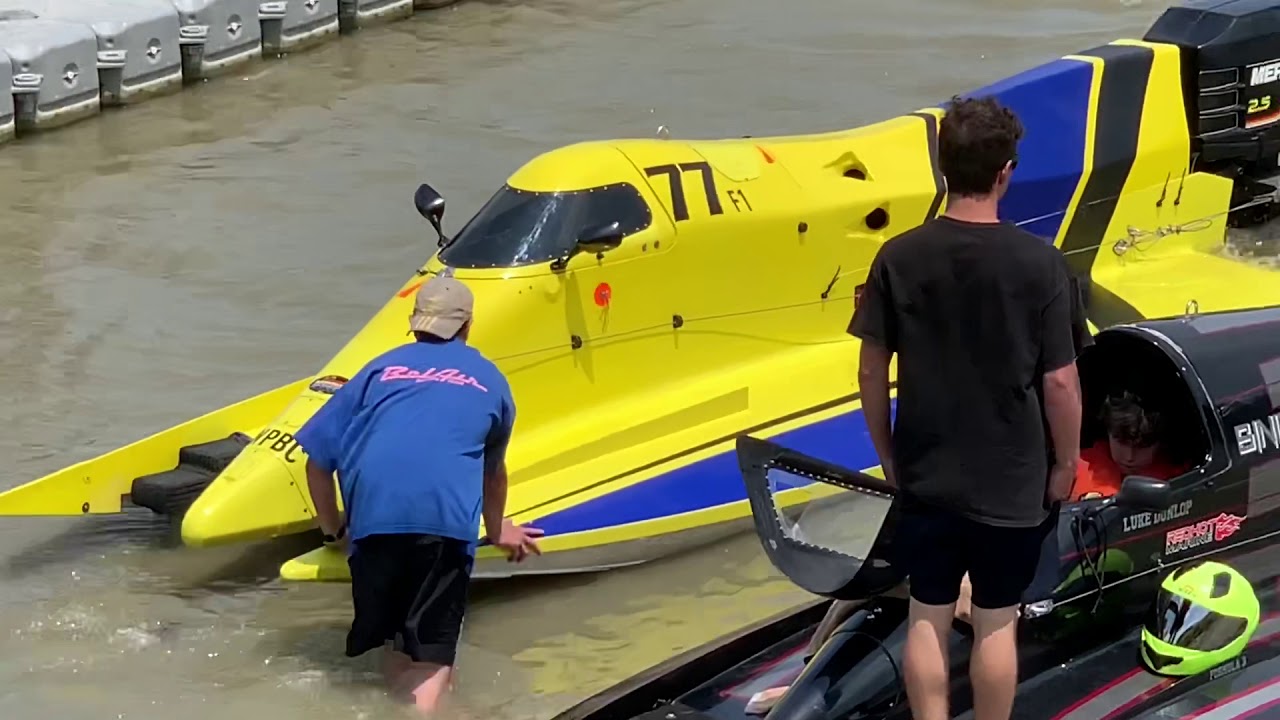 Jet boat racing. - YouTube