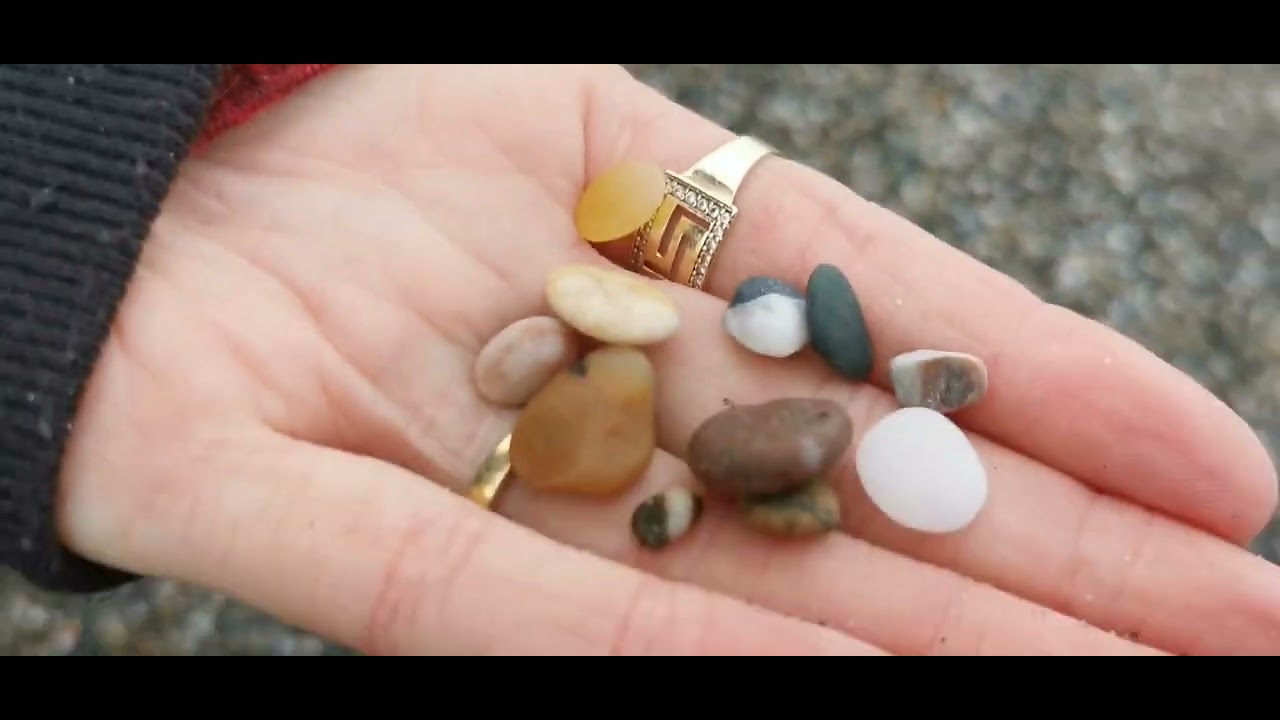Agate Beach - California Rockhounding - YouTube