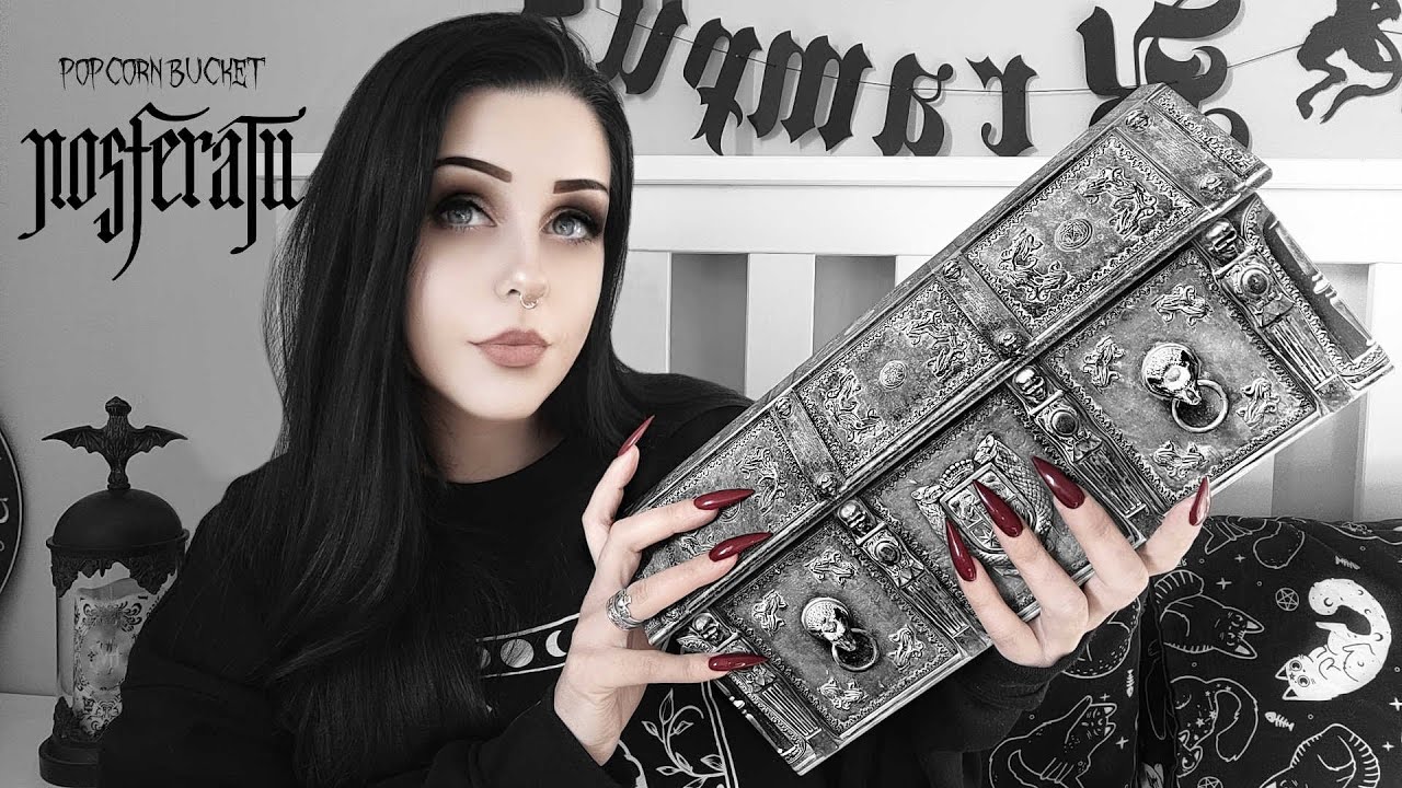 NOSFERATU 2024: Unboxing Coffin Bucket Popcorn || ITA Review - YouTube
